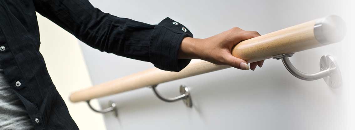 Doe-het-zelf: Snelle trap upgrade met nieuwe leuninghouders